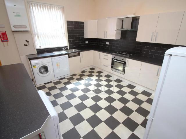 Room at Woodsley Road, Leeds