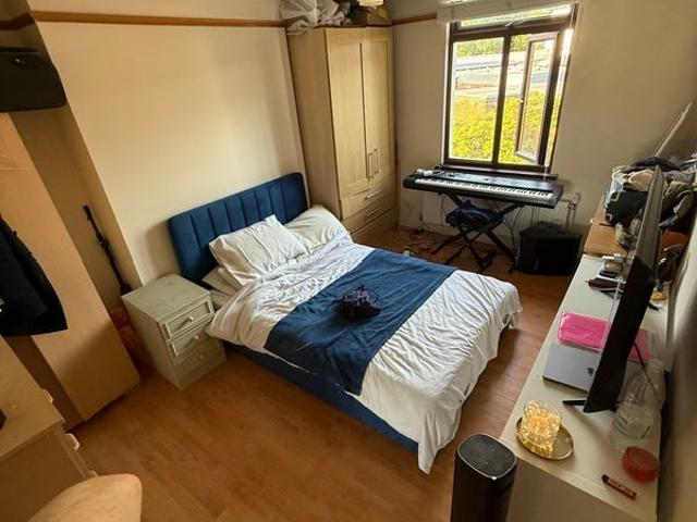 Room at Woodstock Road, Greater London