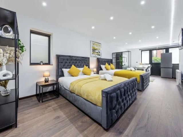 Room at Woodstock Road, Greater London