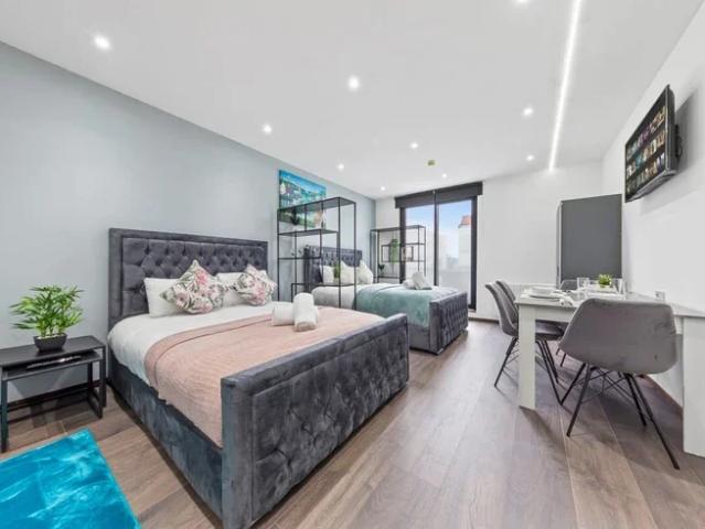 Room at Woodstock Road, Greater London