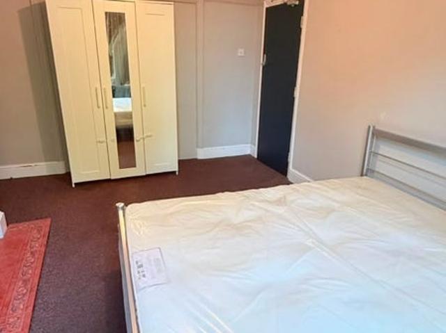 Room at Woodstock Road, Greater London