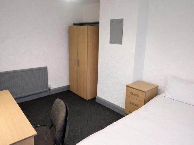 Room at Woolman Road, Blackpool