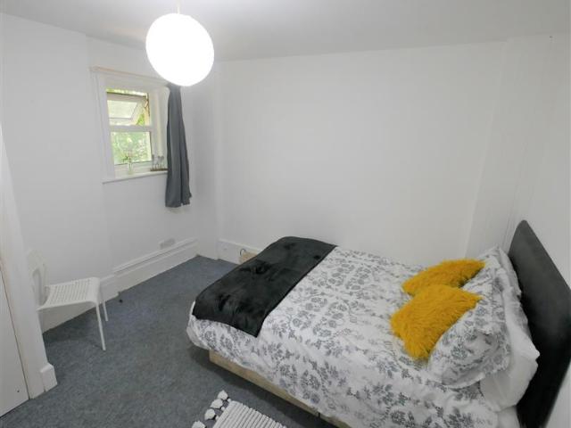 Room at Wootton Mount, Bournemouth