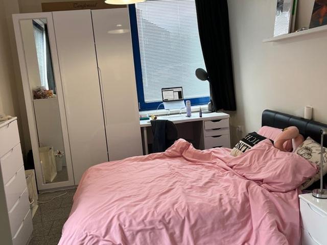 Room at Wollaton Road, Broxtowe