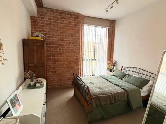 Room at Wollaton Road, Nottingham