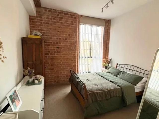 Room at Wollaton Road, Nottingham