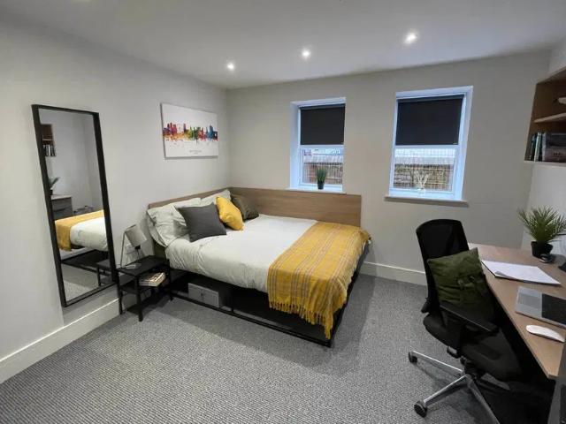 Room at Wollaton Road, Nottingham