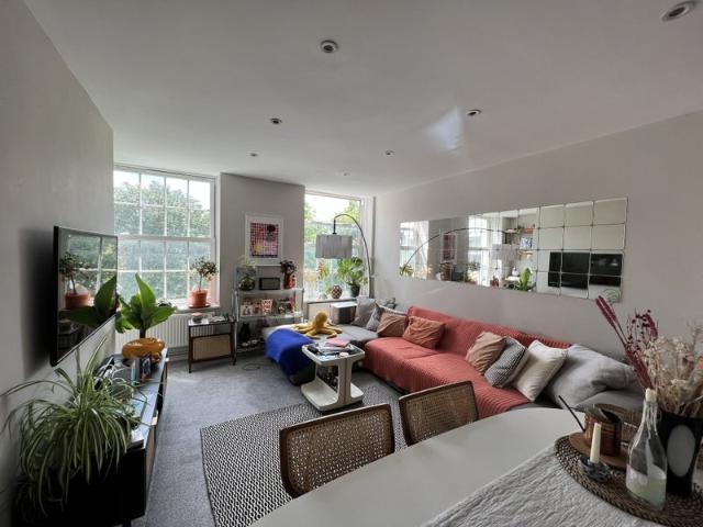 Room at Wolseley Street, Greater London