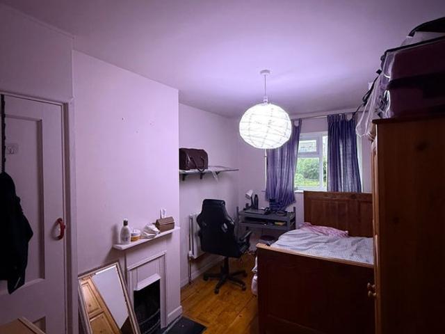 Room at Wordsworth Road, Bristol