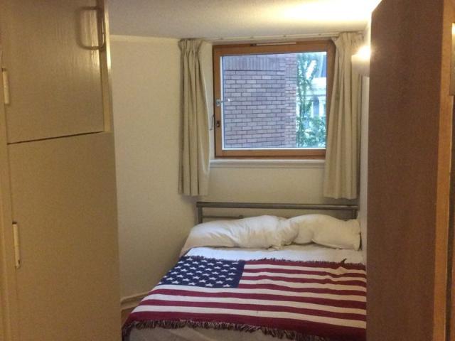 Room at World's End Place, Greater London
