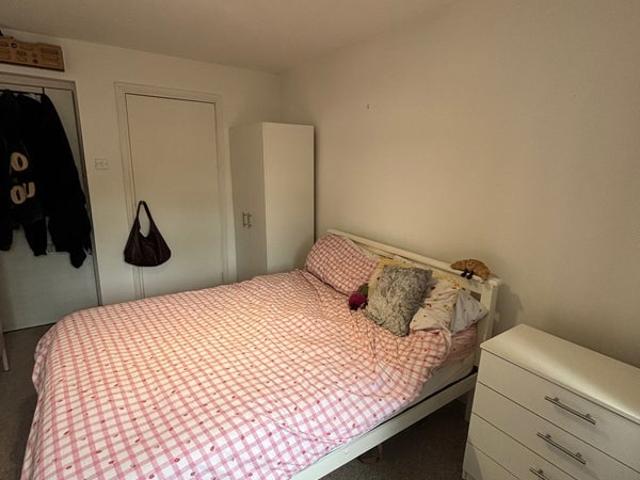 Room at Worple Road, Greater London