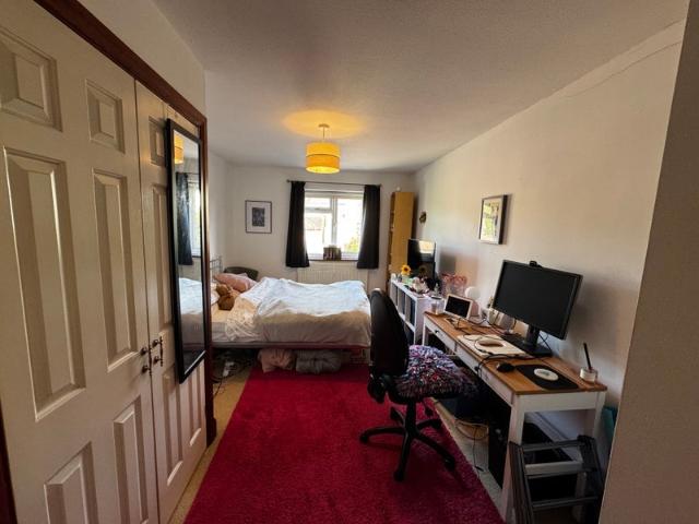Room at Worple Road, Greater London
