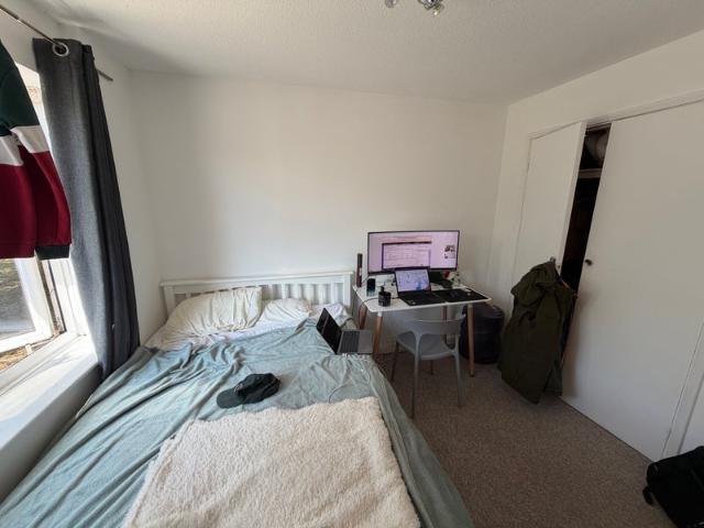 Room at Worple Road, Greater London