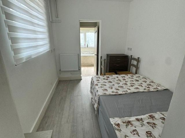 Room at Worton Road, Greater London