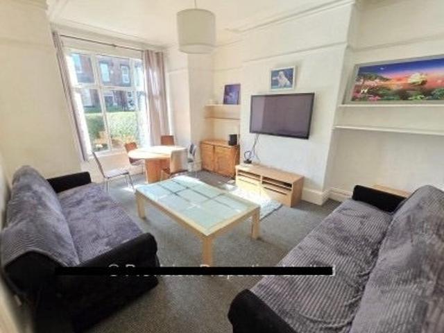 Room at Wrangthorn Place, Leeds