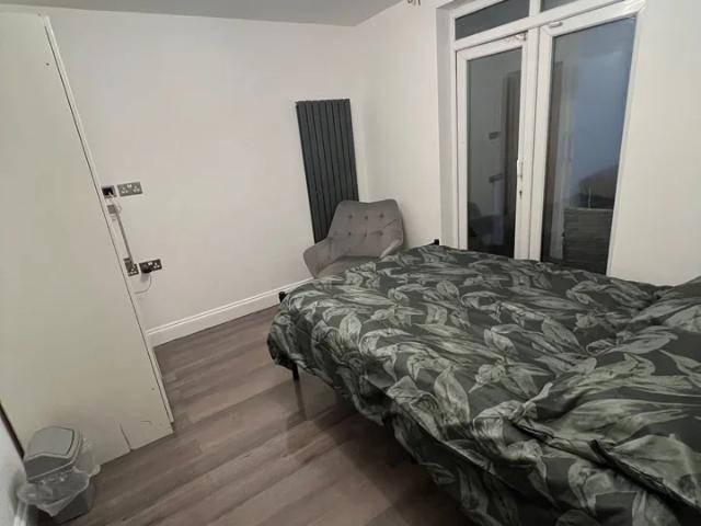 Room at Wren Road, Greater London