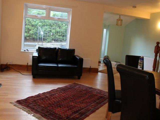 Room at Yardley Square, Sheffield