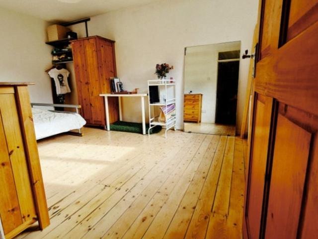 Room at Yoke Close, Greater London
