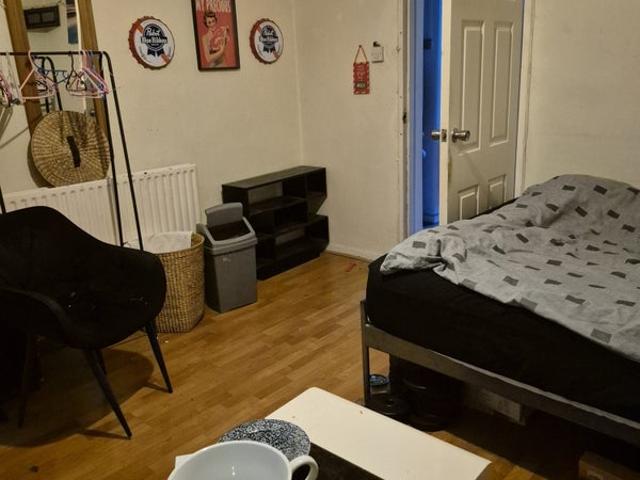 Room at York Hill, Greater London