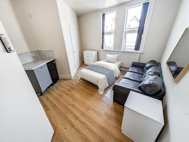 Room at York Road, Birmingham