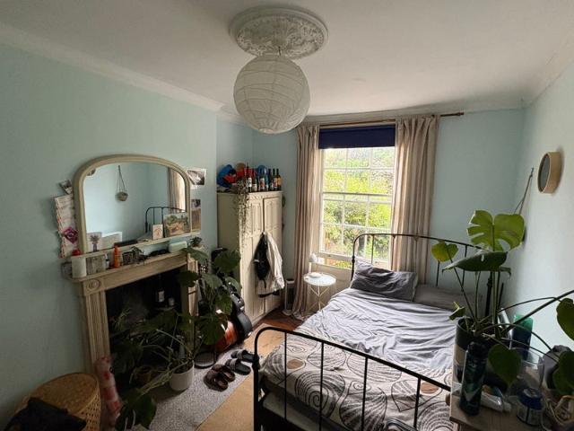 Room at York Road, Bristol