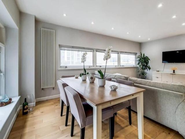 Room at York Road, Greater London