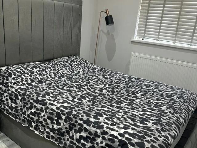 Room at York Road, Greater London