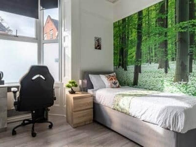 Room at York Road, Northampton