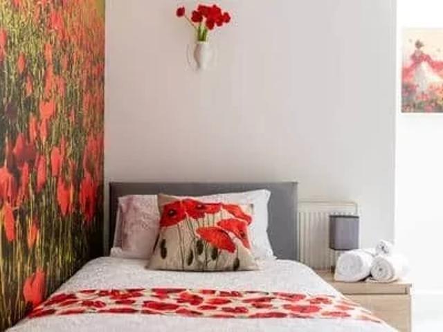 Room at York Road, Northampton