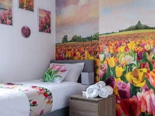 Room at York Road, Northampton