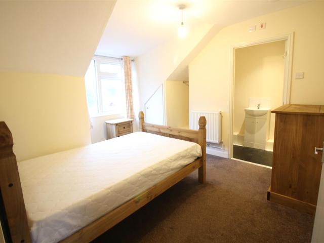 Room at York Road, Rushmoor