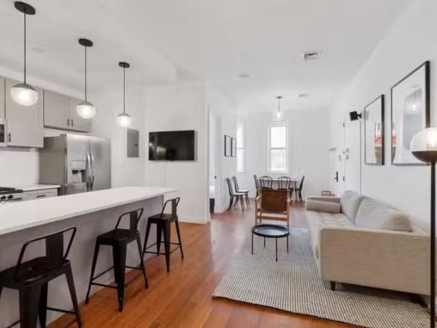 Room at 355 Tompkins Avenue for $1,500 by Alex