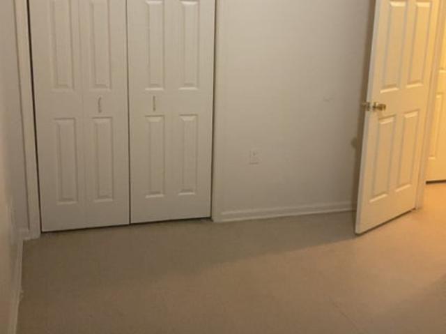 ROOM AVAILABLE 600 MONTHLY AND SECURITY