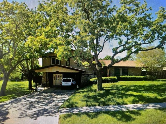 4 bedroom / 2 baths