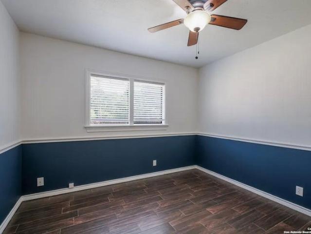 Room available 10 min from UTSA