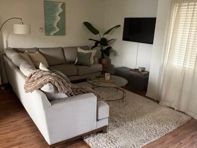 ROOM AVAILABLE 2 BLOCKS FROM BEACH