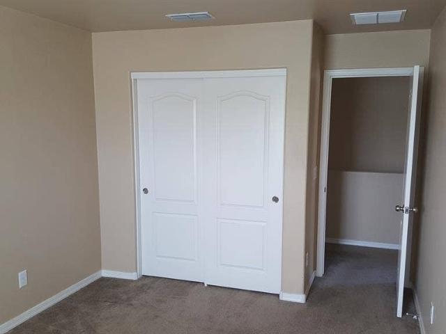 Room available 32nd St/Southern