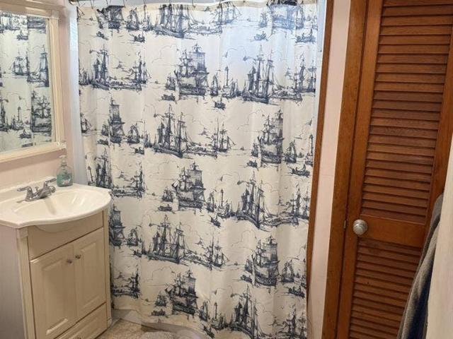 Room Available 3BR in Somerville