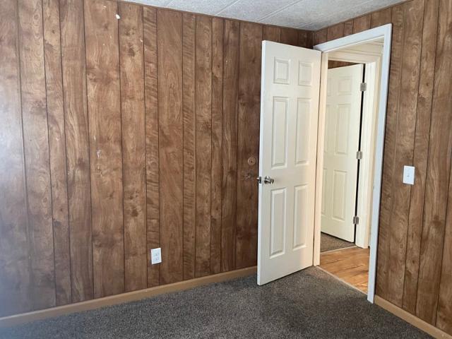 Room available with shared bathroom