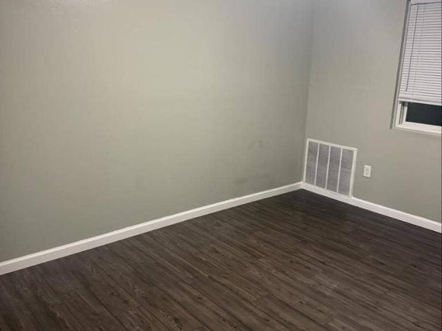 Room available bath house