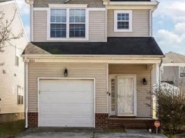 Room available for move in