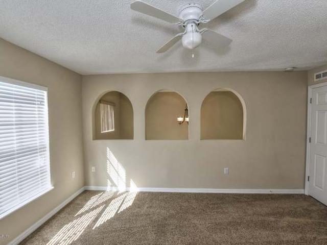 Room available for rent on Westside