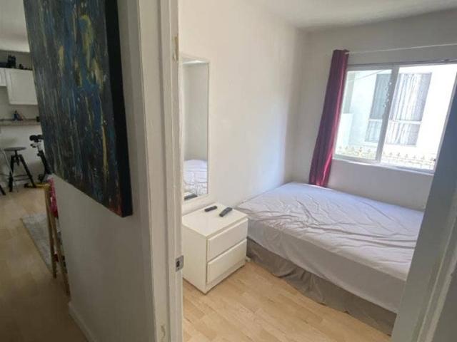Room available immediately in HW