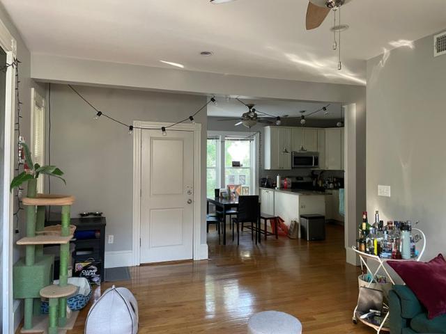 room available in 4 bed / 2 bath JP apartment