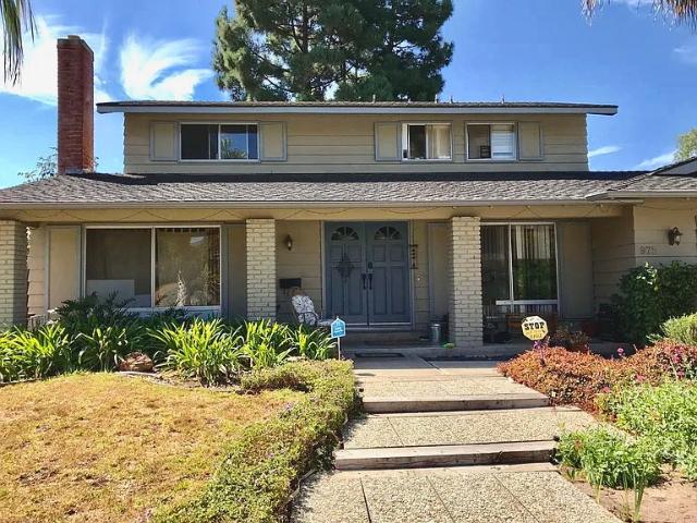 Room Available in 4 Bed / 3 Bath House — Aug 1 Mov