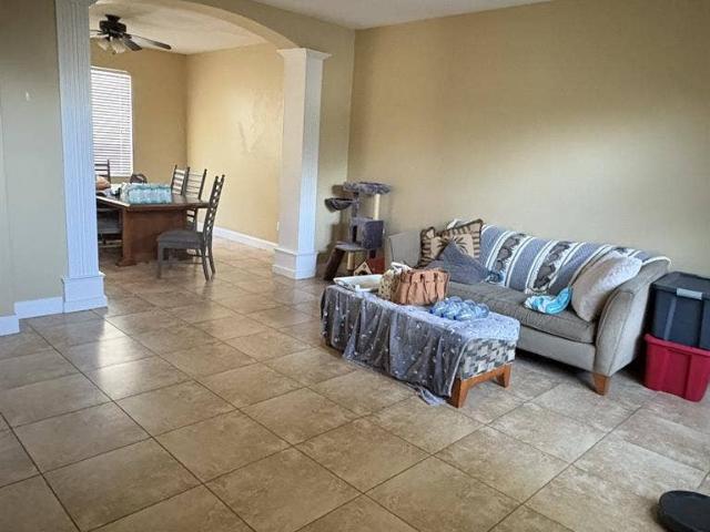 Room available in 4x3 house by UCF