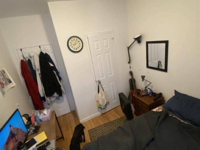 Room available in 2 bedroom