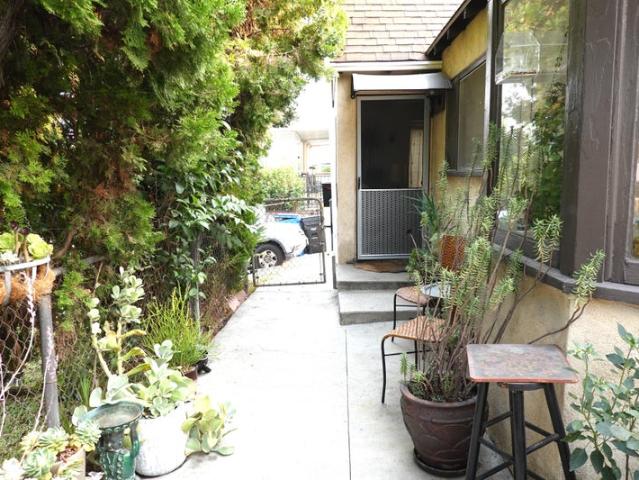 Room available in 2BR/1BA House, Dog Friendly