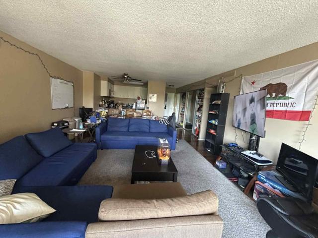 Room Available in 3 Bed 2 Bath