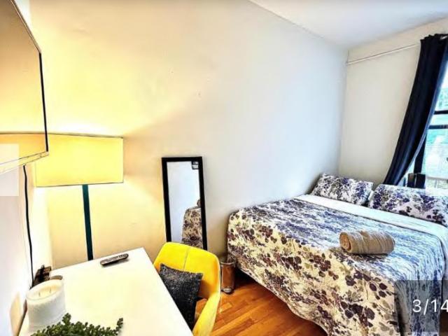 ROOM AVAILABLE IN 3 BEDROOM APARTMENT FROM DECEM